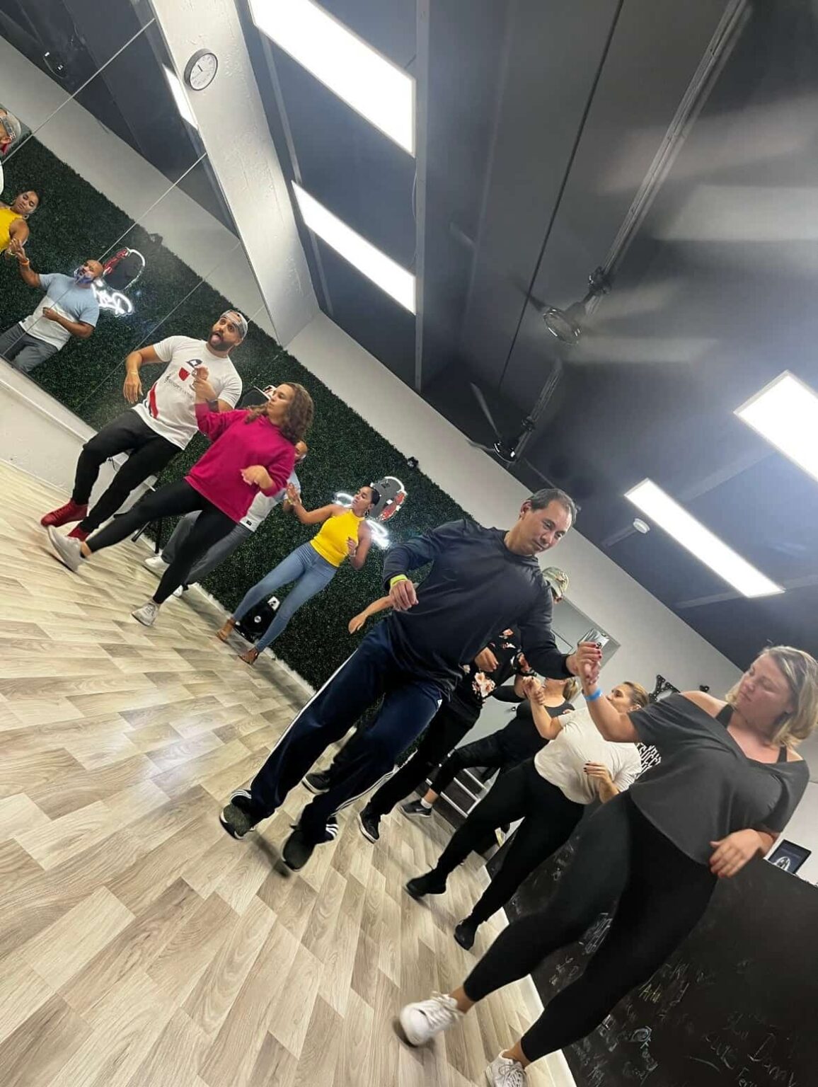 Home - Randy Santos Dance Studio